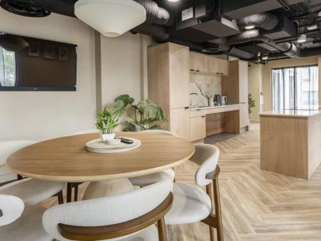Superior Studio Floor 1 4