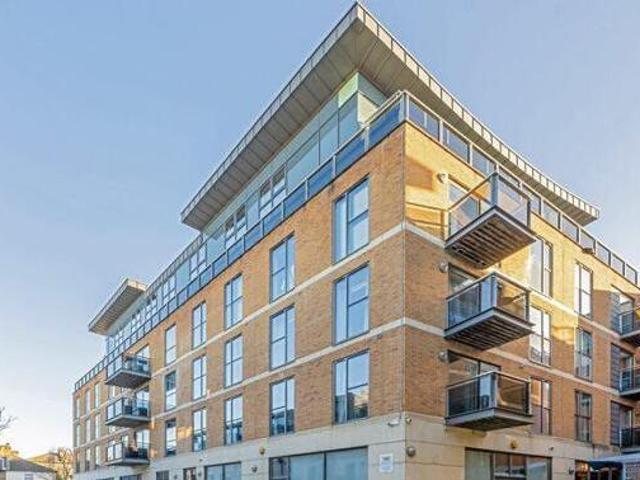 Surbiton Plaza, St. Marys Road, 2 Bedroom Apartment