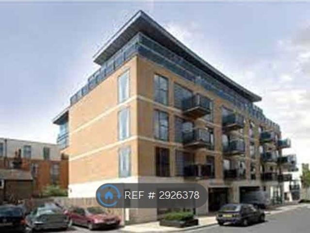 Surbiton Plaza, Surbiton KT6, 2 bed flat to rent, £2,150 pcm | PrimeLocation