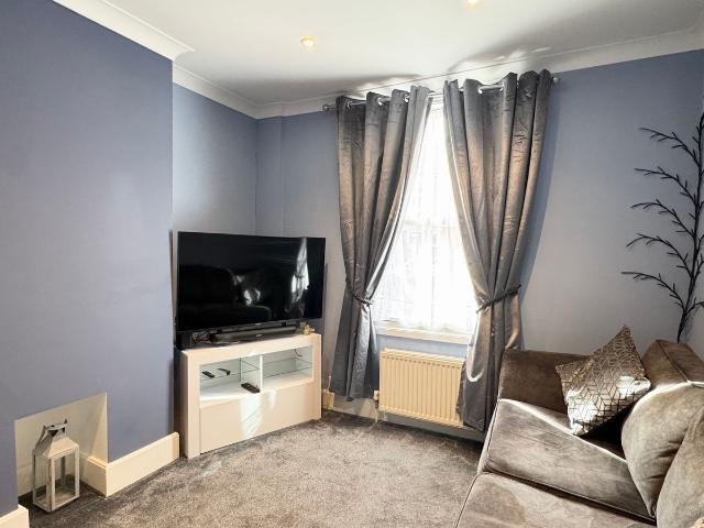 Surbiton Road, Ipswich IP1, 3 bed property to rent, £1,350 pcm | PrimeLocation