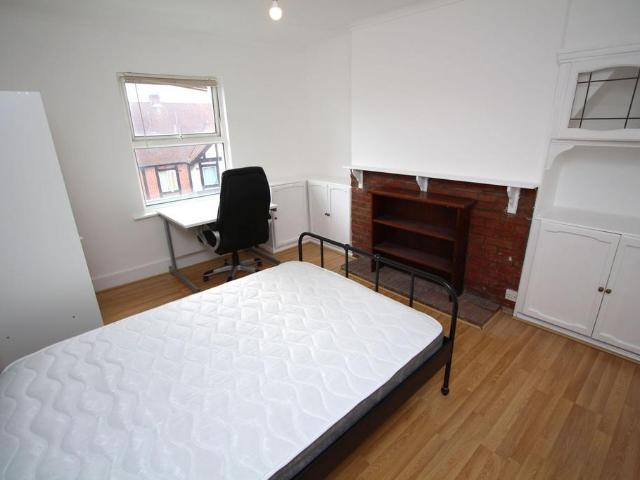 Surbiton Road, Kingston Upon Thames KT1 6 bed maisonette to rent £4,500 pcm £1,038 pw