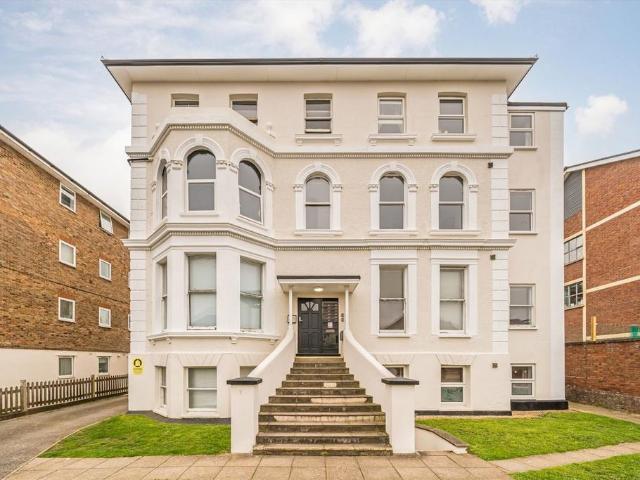 Surbiton Road, Kingston Upon Thames KT1 1 bed flat to rent £1,450 pcm £335 pw