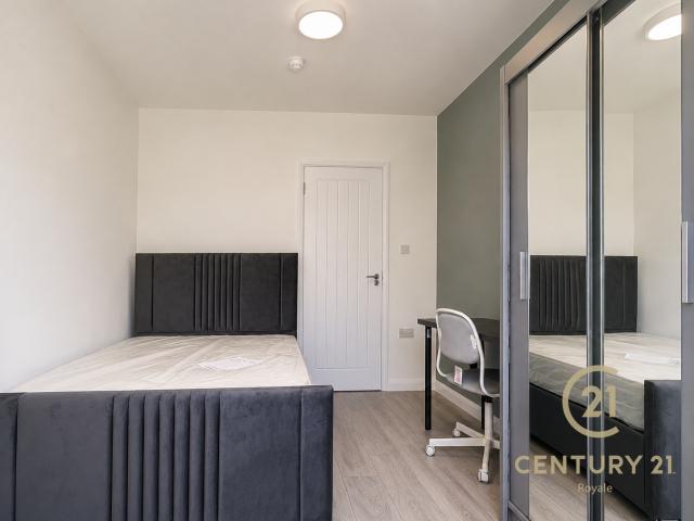 Surbiton Road, Kingston upon Thames, KT1 Century 21 United Kingdom