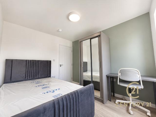 Surbiton Road, Kingston Upon Thames KT1, Room to rent, £900 pcm | PrimeLocation