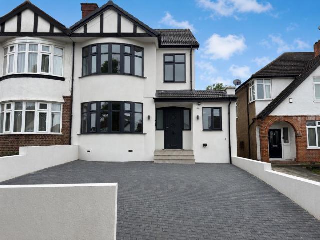 Surbiton, Surrey, KT5 4 bed semi detached house to rent £4,995 pcm £1,153 pw