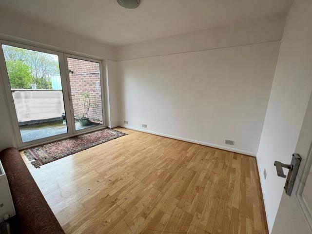 Surbiton, Surrey KT6, 4 bed maisonette to rent, £2,750 pcm | PrimeLocation