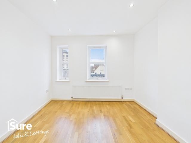 Sure Sales and Lettings proudly introduce a one bedroom apartment situated on High Street
