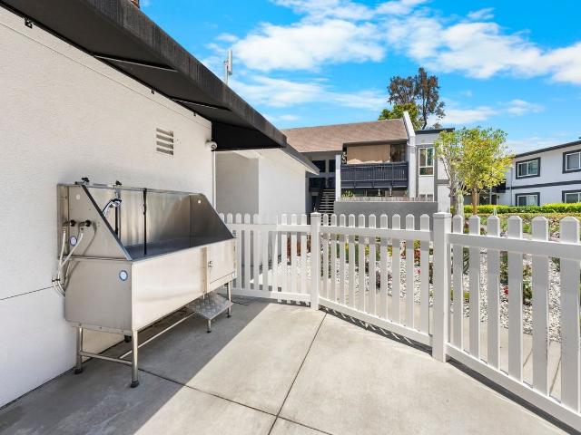 Surf House Apartments 1 Bedroom Apartment for Rent at 7701 Warner Ave, Huntington Beach, CA 92647 Washington