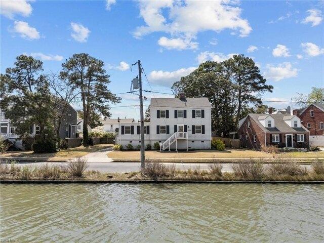 Surrey Crst, Norfolk, Home For Sale