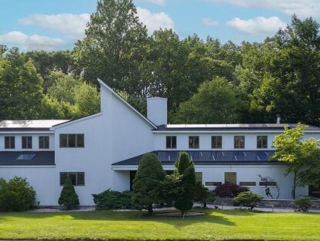 Surrey Dr, Cheshire, Home For Sale
