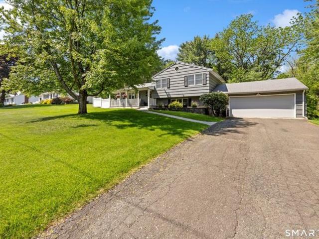 Surrey Dr, North Haven, Home For Sale
