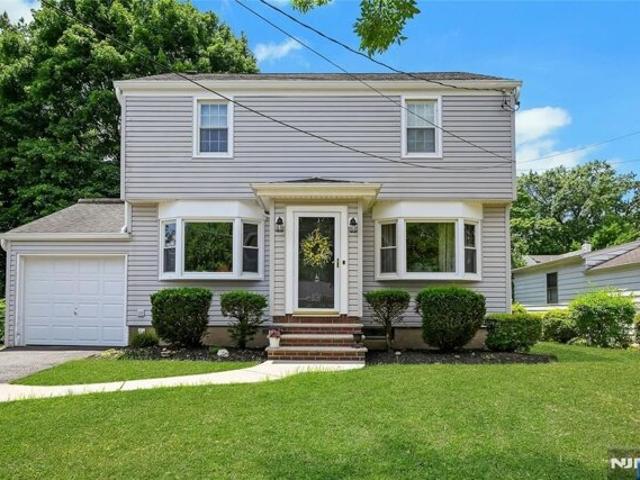 Surrey Ln, River Edge, Home For Sale