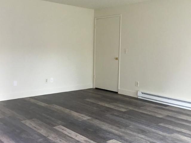 Surrey Square 1 Bedroom Apartment for Rent at 13110 13110 & 13144 SE Stark Street, Portland, OR 97233 Centennial