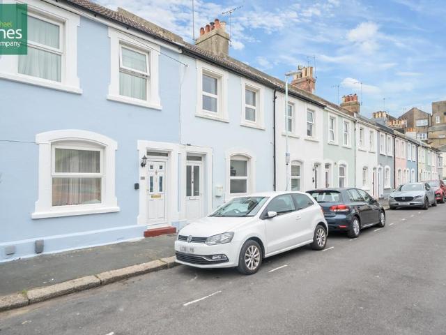 Surrey Street, Worthing BN11 2 bed terraced house to rent £1,395 pcm £322 pw