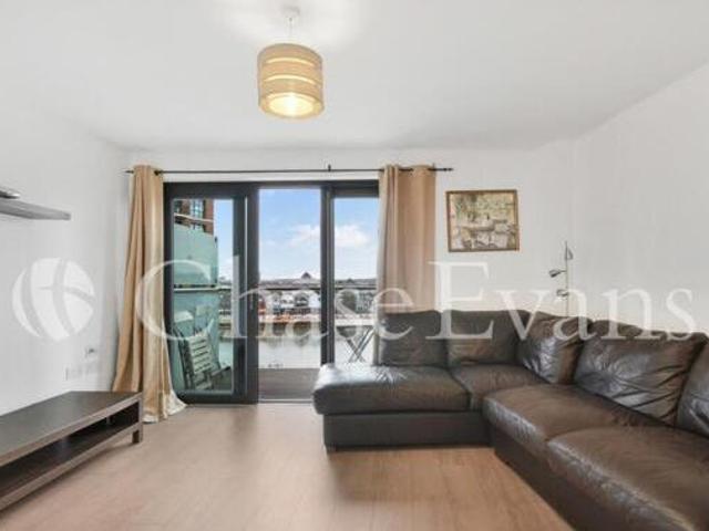 Surrey Quays Road, Canada Water, 2 Bedroom Flat