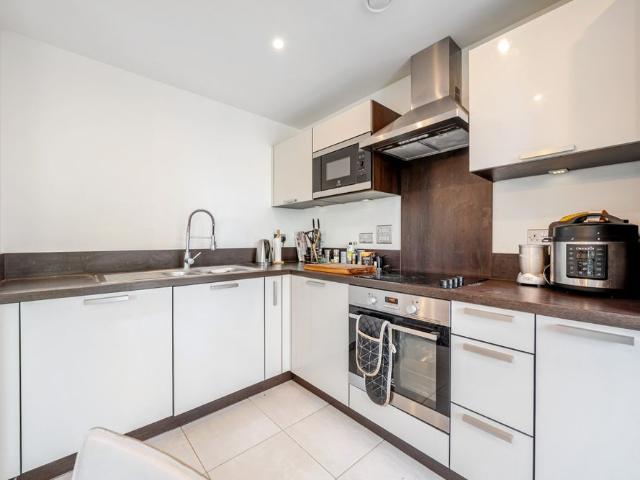 Surrey Quays Road, London, SE16