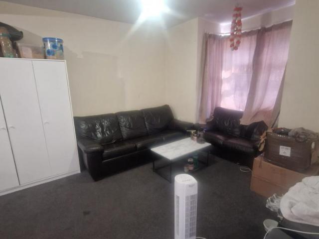 Surrey Road, Barking IG11 3 bed house to rent £2,300 pcm £531 pw