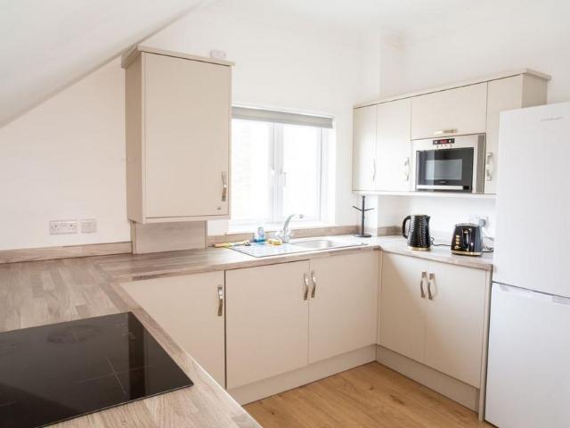 Surrey Road, Cliftonville, Margate. 2 bed flat to rent £1,050 pcm £242 pw