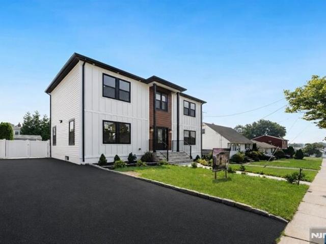 Susan Ct, Clifton, Home For Sale