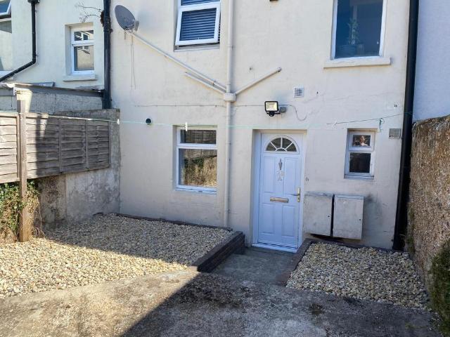 Susans Road, Eastbourne, BN21 1 bed flat to rent £1,000 pcm £231 pw