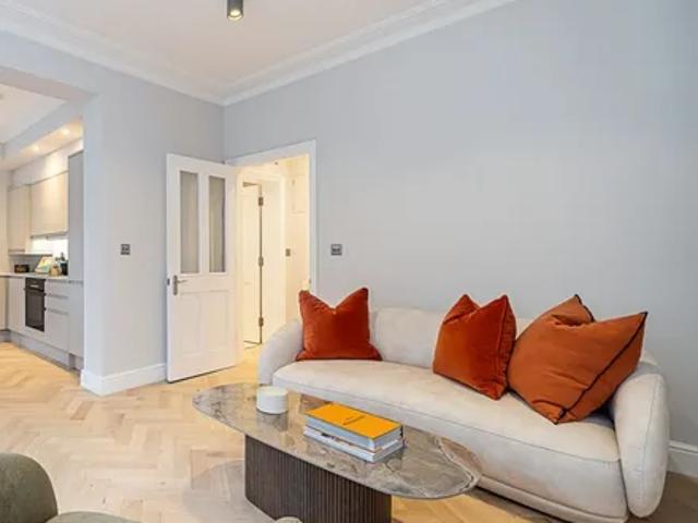 Sushi Momo Zone, King Street, London, W6 0TH, United Kingdom | 1 bed apartment for rent #166349840 | Rentberry