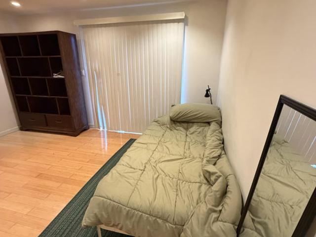 Susnet studio unit available