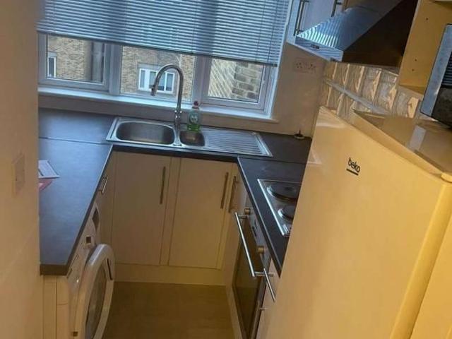 Sussex Close, Slough, SL1