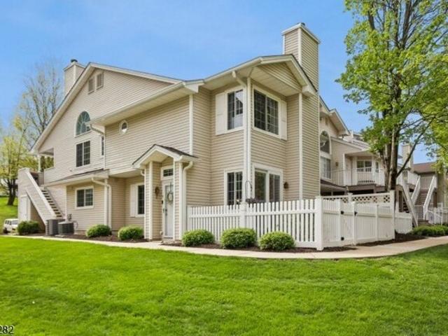 Sussex Ct, Bedminster Twp, Home For Sale
