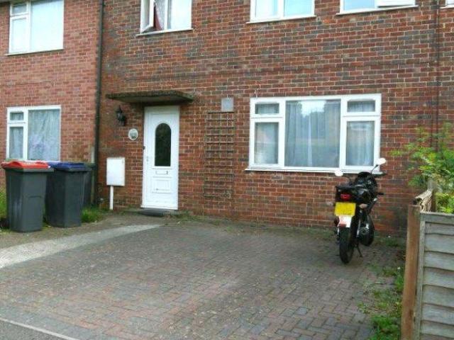 Sussex Avenue 4 bed house share to rent £1,472 pcm £340 pw