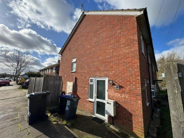 Sussex Avenue 4 bed house share to rent £1,516 pcm £350 pw