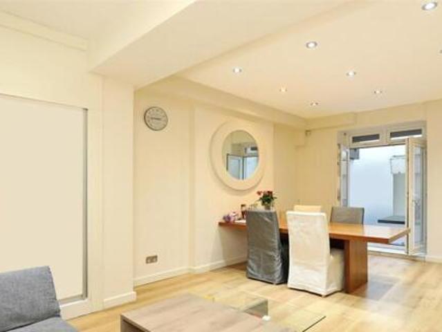 Sussex Gardens, Bayswater, 3 Bedroom Flat