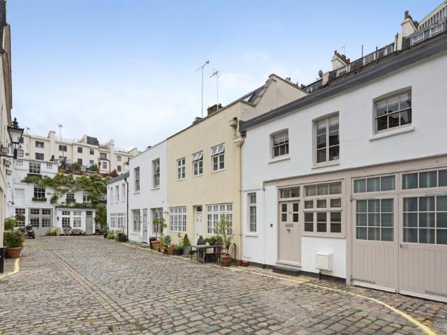 Sussex Mews West, Hyde Park, W2 2 bed mews to rent £4,008 pcm £925 pw