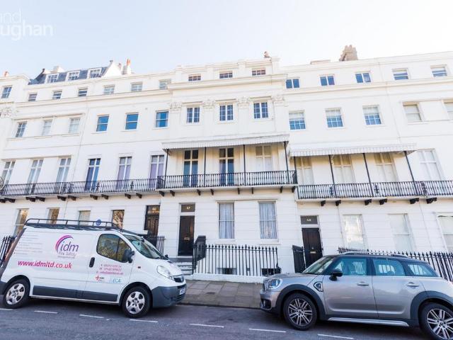 Sussex Square, East Sussex BN2 2 bed flat to rent £1,900 pcm £438 pw