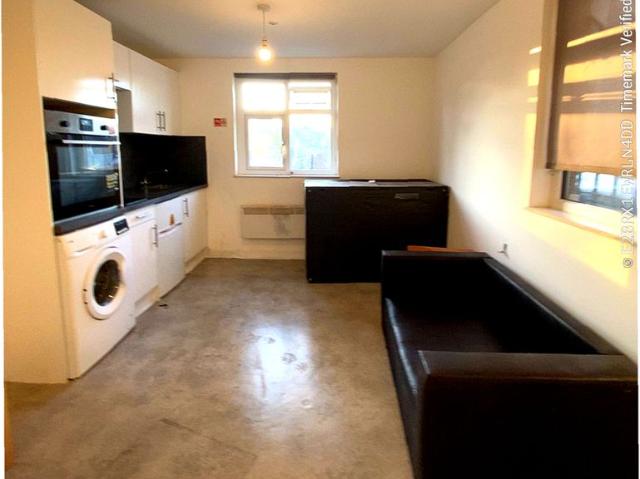 Sussex Place, New Malden KT3, Room to rent, £1,050 pcm | PrimeLocation
