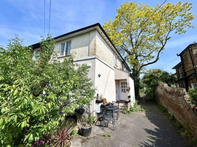 Sussex Place, Slough SL1, 1 bed flat to rent, £1,100 pcm | PrimeLocation