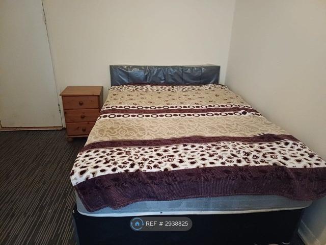 Sussex Place, Slough SL1, Room to rent, £800 pcm | PrimeLocation