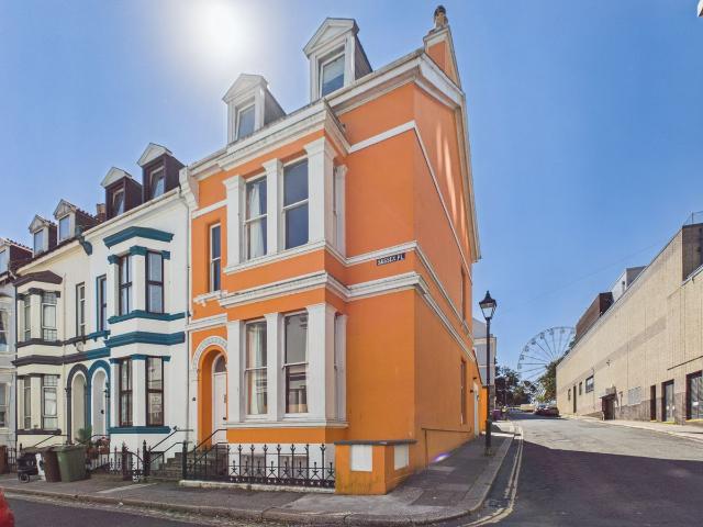 Sussex Place, The Hoe PL1, 5 bed end terrace house to rent, £2,500 pcm | PrimeLocation
