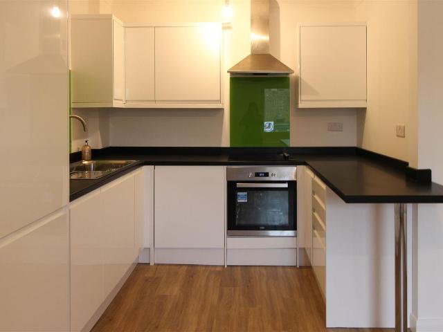 Sussex Road, Haywards Heath RH16, 1 bed flat to rent, £950 pcm | PrimeLocation