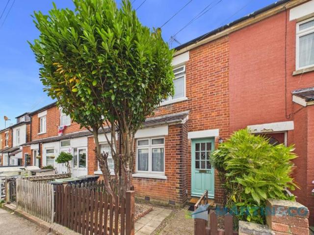 Sussex Road, Kent TN9 2 bed terraced house to rent £1,550 pcm £358 pw