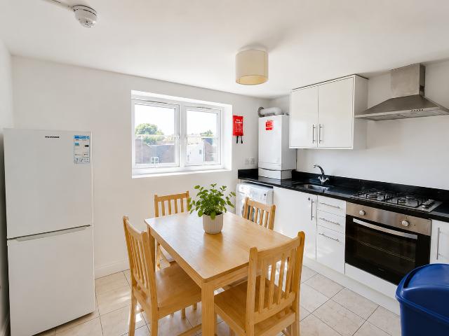 Sussex Way, London N7, 2 bed flat to rent, £1,999 pcm | PrimeLocation