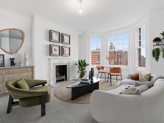 Sutton Court, Grove Park W4, 1 bed flat to rent, £2,000 pcm | PrimeLocation