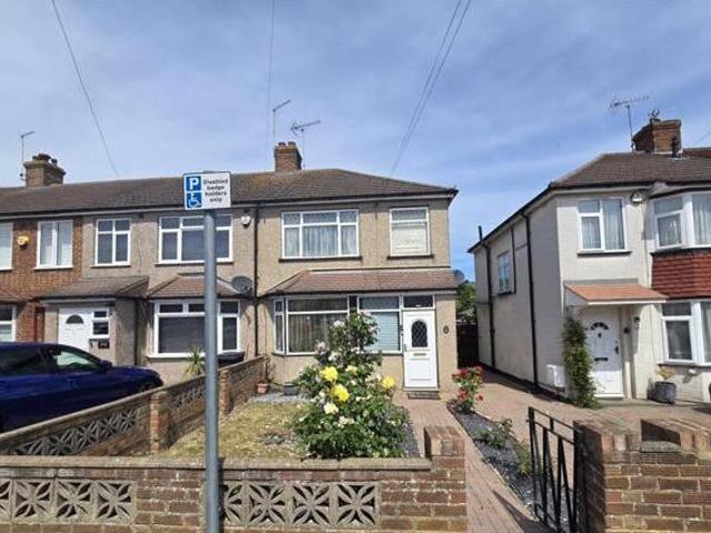 Sutton Court Road, Hillingdon, 3 Bedroom End