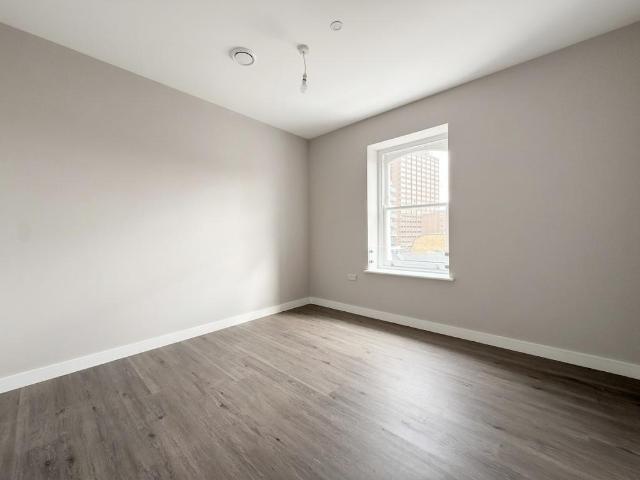 Sutton Court Road, Sutton 3 bed apartment to rent £2,000 pcm £462 pw