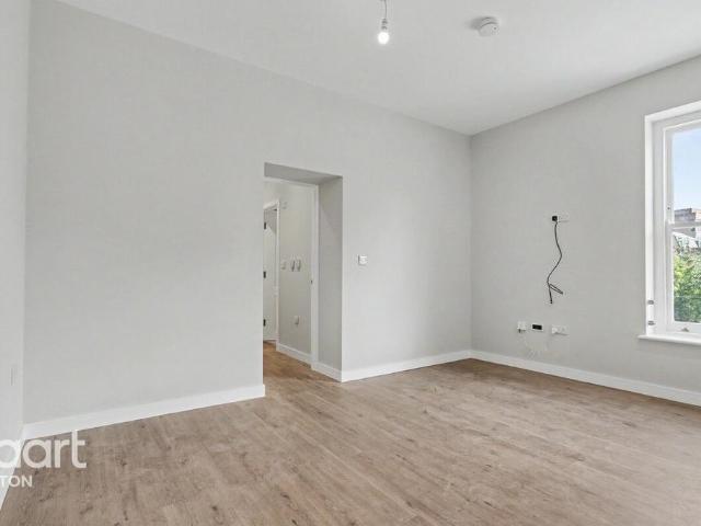 Sutton Court Road, SUTTON 1 bed apartment to rent £1,600 pcm £369 pw