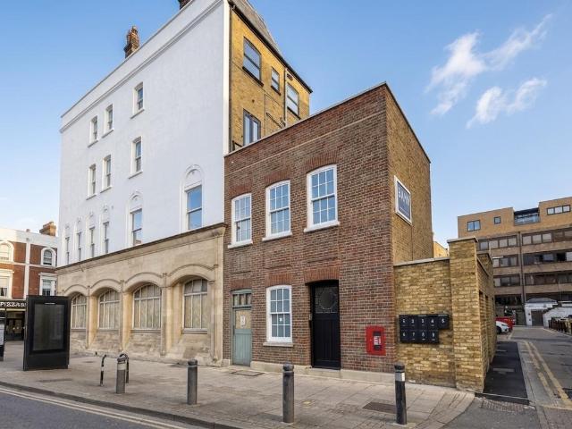 Sutton Court Road, Sutton 1 bed apartment to rent £1,600 pcm £369 pw