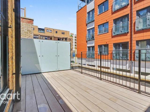 Sutton Court Road Sutton 1 bed apartment to rent £1,600 pcm £369 pw