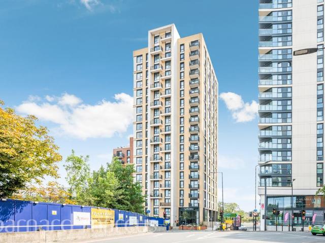 Sutton Court Road, SUTTON 2 bed apartment to rent £2,250 pcm £519 pw