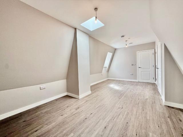 Sutton Court Road, Sutton SM1, 1 bed flat to rent, £1,650 pcm | PrimeLocation