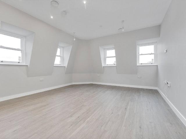 Sutton Court Road, Sutton SM1, 1 bed flat to rent, £1,650 pcm | PrimeLocation