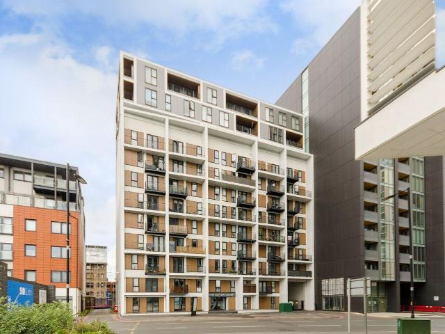 Sutton Court Road, Sutton SM1, 2 bed flat to rent, £1,900 pcm | PrimeLocation